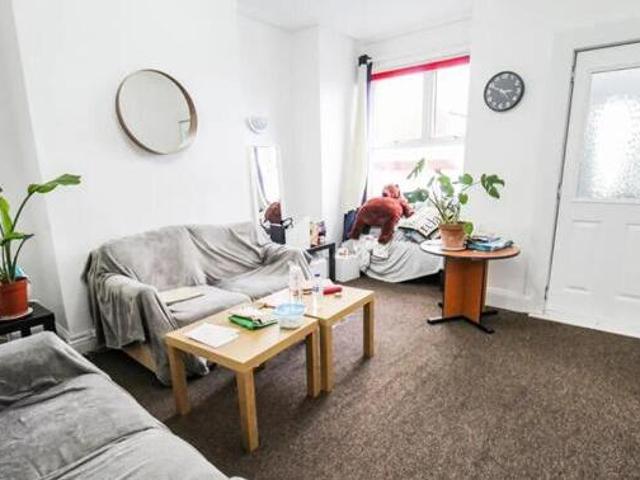 Burchett Terrace, Leeds, 4 Bedroom Property