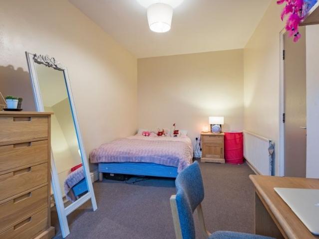 Burchett Place, Leeds