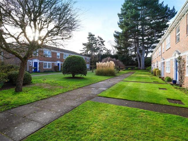 Burcote, Gower Road, Werybridge. 4 bed terraced house to rent £2,850 pcm £658 pw
