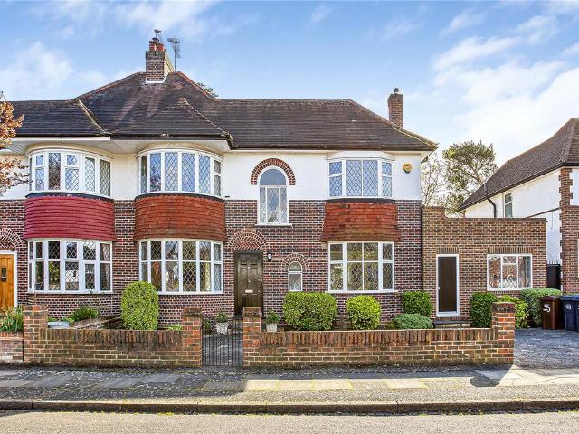 Burdett Avenue, Wimbledon, London, SW20 5 bed semi detached house to rent £5,950 pcm £1,373 pw