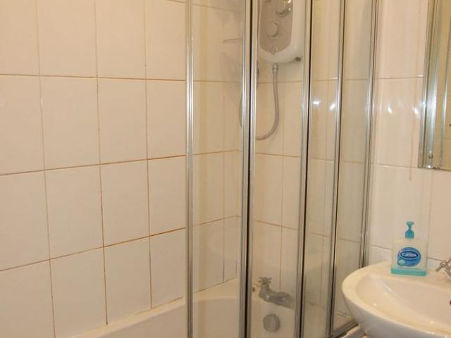 Burdett Road, Mile End E3, Room to rent, £795 pcm | PrimeLocation