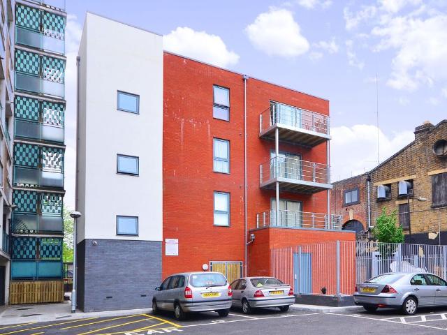 Burdett Road, Mile End, London E3, Studio to rent, £1,650 pcm | PrimeLocation