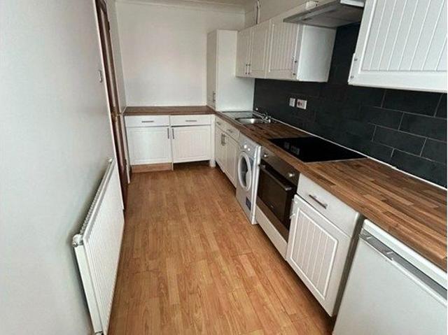 Burdetts Road, Dagenham RM9, 2 bed flat to rent, £1,700 pcm | PrimeLocation