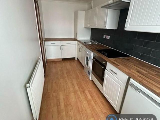 Burdetts Road, Dagenham, RM9 2 bed flat to rent £1,700 pcm £392 pw