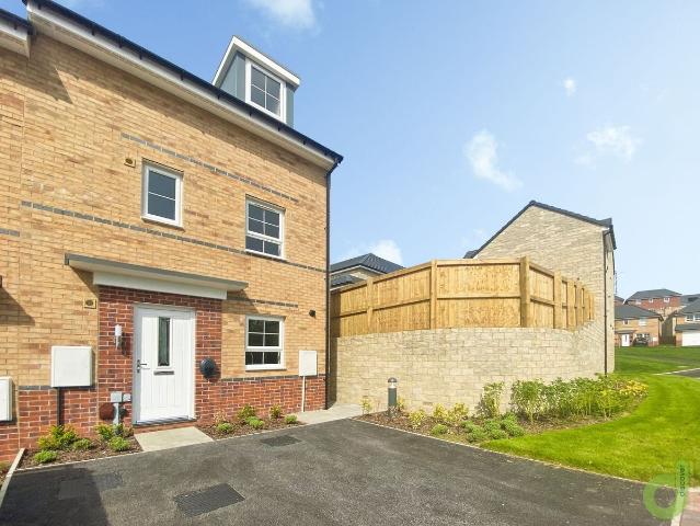 Burdock Pass, Feniscowles BB2, 4 bed semi detached house to rent, £1,500 pcm | PrimeLocation