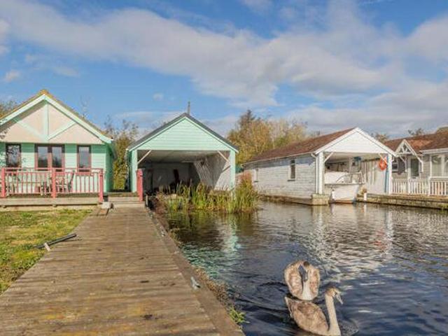 Bureside Estate, Crabbetts Marsh, 1 Bedroom Detached