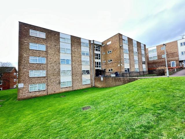 Burfield Court, Handcross Road, Luton, Bedfordshire LU2, 1 bed flat to rent, £1,000 pcm | PrimeLocation