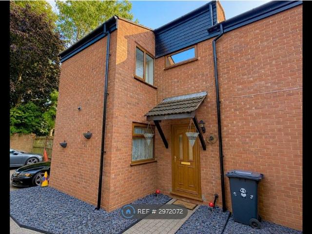 Burford Mews, Hoddesdon EN11, 2 bed end terrace house to rent, £1,550 pcm | PrimeLocation