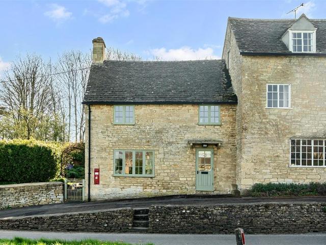 Burford OX18 2 bed house to rent £2,650 pcm £612 pw