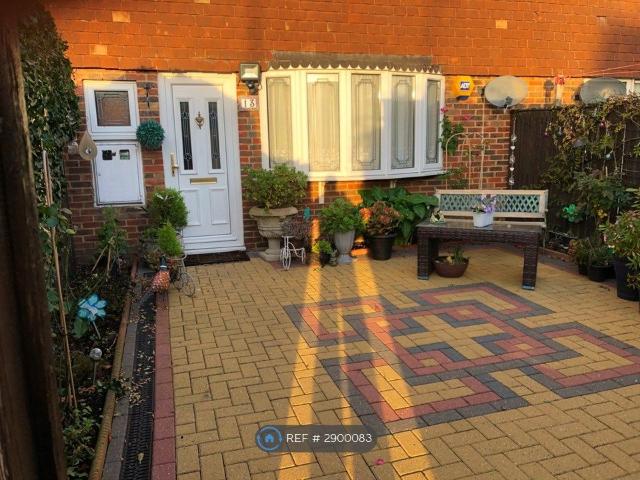 Burford Close, Ilford IG6, 3 bed terraced house to rent, £2,500 pcm | PrimeLocation