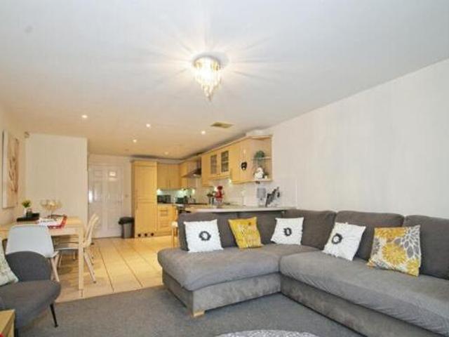 Burford Gardens, Cardiff, 3 Bedroom House