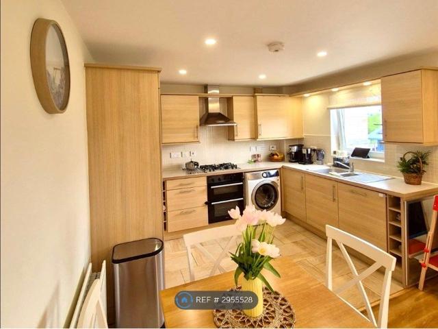 Burford Gardens, Cardiff CF11, 2 bed flat to rent, £1,350 pcm | PrimeLocation