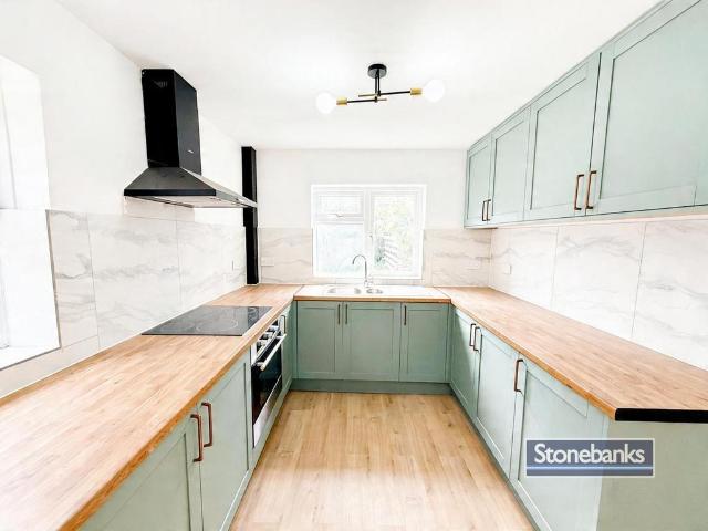 Burford Road, Camberley GU15 6 bed semi detached house to rent £4,249 pcm £981 pw