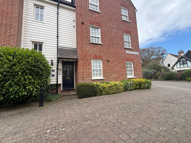 Burgage Lane, Ware SG12, 2 bed flat to rent, £1,500 pcm | PrimeLocation