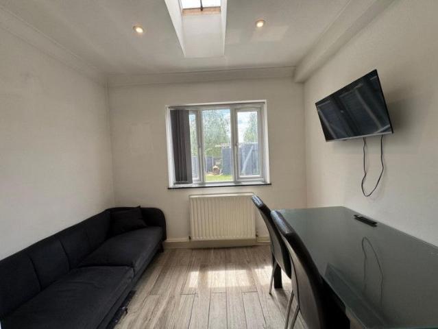 Burgess Avenue, London, NW9