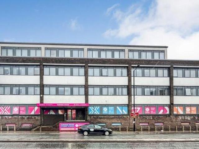 Burgess House, St. James Boulevard, Studio Flat For