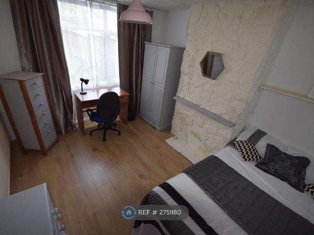 Burgess Road, Southampton SO16, 5 bed semi detached house to rent, £1,950 pcm | PrimeLocation
