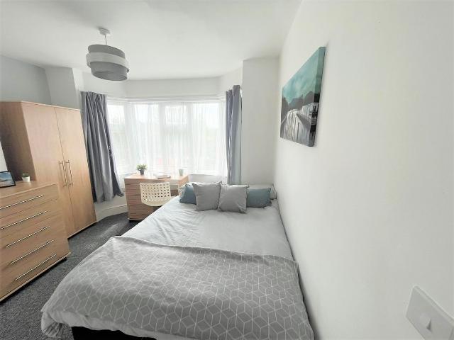 Burgess Road, Southampton SO16, Room to rent, £670 pcm | PrimeLocation