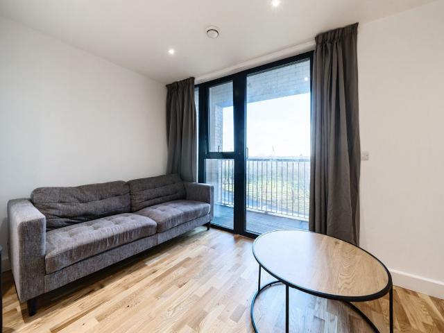 Burgess Springs, Chelmsford CM1, 1 bed flat to rent, £1,425 pcm | PrimeLocation