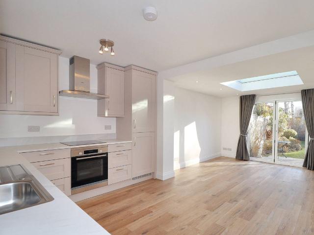 Burhill Road, Hersham Village KT12, 1 bed flat to rent, £1,650 pcm | PrimeLocation