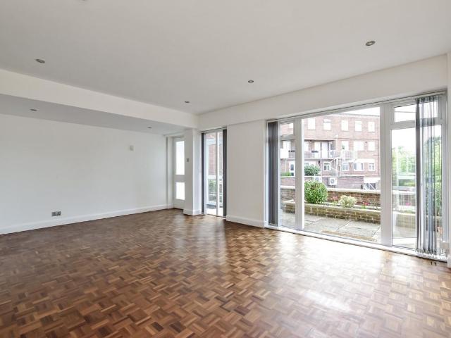 Burkes Road, Beaconsfield HP9, 3 bed flat to rent, £1,950 pcm | PrimeLocation