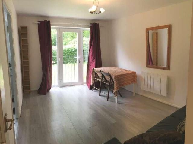 Burket Close, Norwood Green, UB2