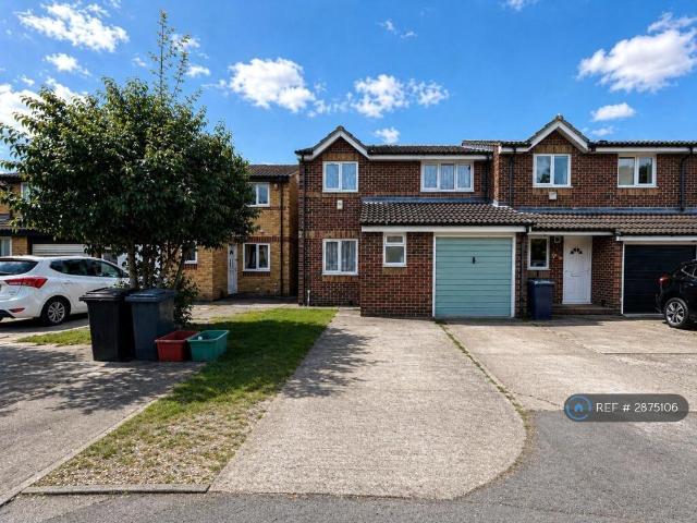 Burket Close, Southall, UB2 4 bed semi detached house to rent £2,450 pcm £565 pw