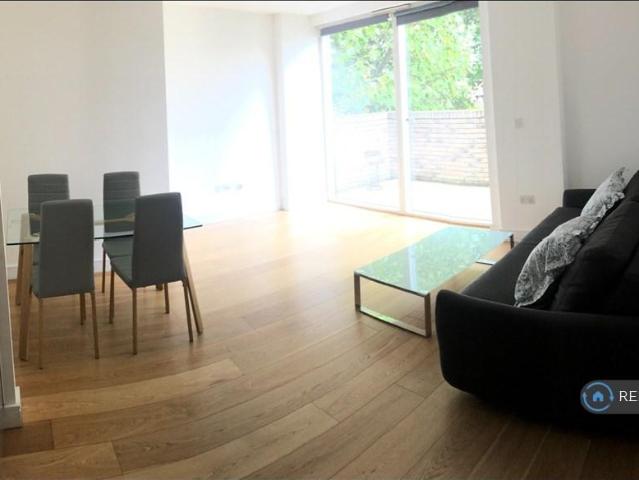Burleigh House, London, WC1H 2 bed flat to rent £3,700 pcm £854 pw