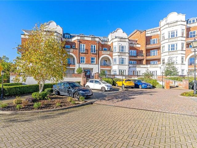 Burleigh Road, Berkshire SL5 3 bed apartment to rent £2,500 pcm £577 pw