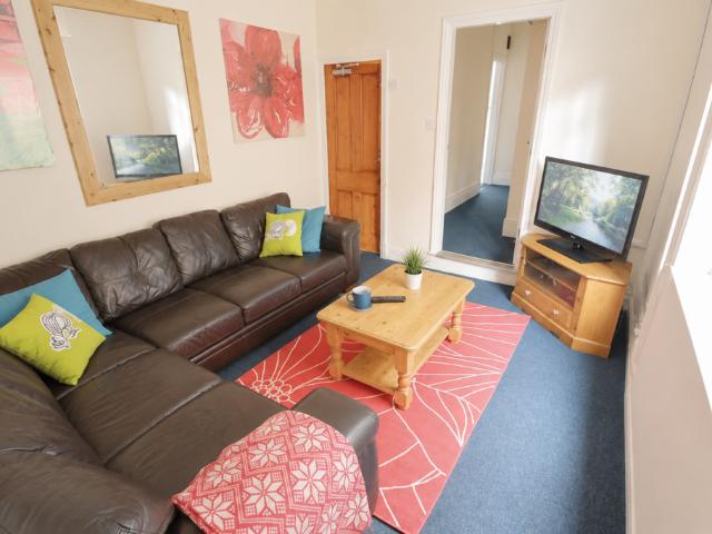 Burleigh Road, Loughborough LE11 6 bed house to rent £3,522 pcm £813 pw