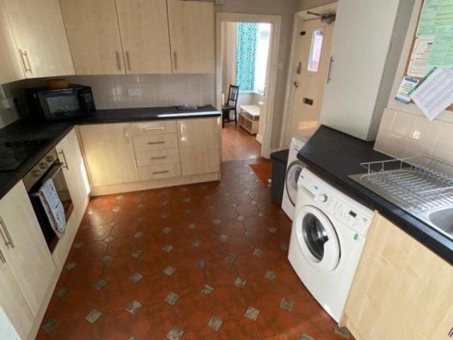 Burleigh Road 6 bed house share to rent £2,730 pcm £630 pw
