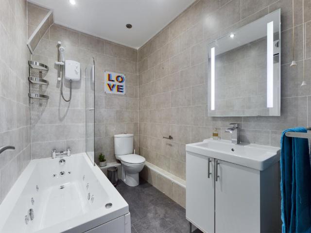 Burleigh Street, Manchester M15, 9 bed shared accommodation to rent, £652 pcm | PrimeLocation