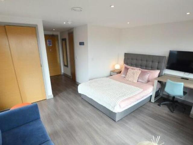 Burley Street, Leeds, Studio Flat For