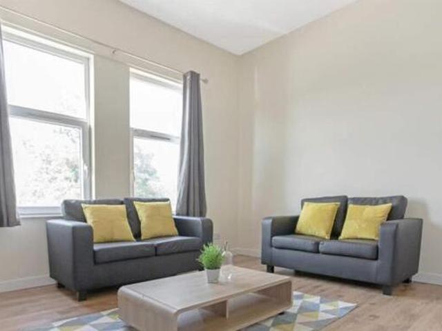Burley Road, Leeds, 4 Bedroom Flat