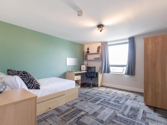 Burley Road, Leeds LS3, 6 bed shared accommodation to rent, £737 pppm | PrimeLocation