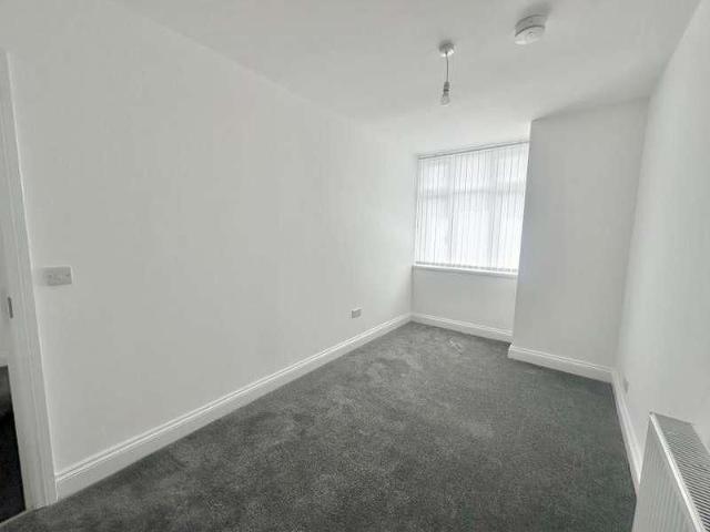 Burley Road, Leeds, LS4