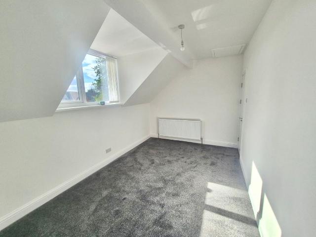 Burley Road Leeds LS4, 4 bed maisonette to rent, £1,990 pcm | PrimeLocation