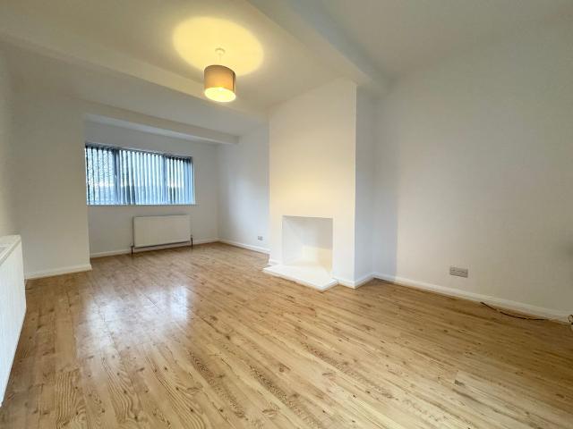 Burley Wood Crescent, Burley, Leeds LS4, 3 bed terraced house to rent, £1,000 pcm | PrimeLocation