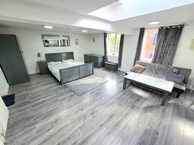 Burleys Way, Leicester LE1, Studio to rent, £850 pcm | PrimeLocation