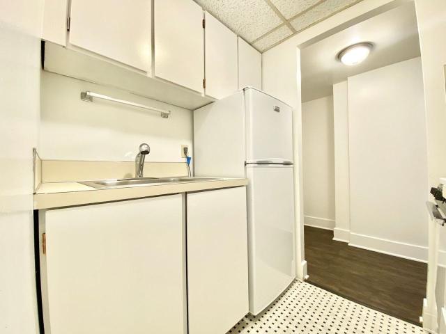 Burlingame Apartments 1 Bedroom Apartment for Rent at 404 E Howell St, Seattle, WA 98122 Broadway