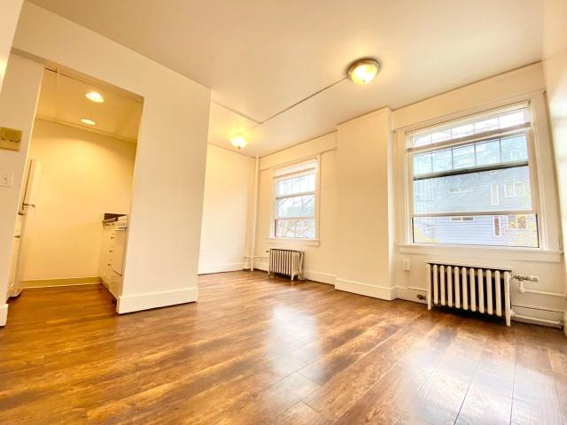 Burlingame Apartments 1 Bedroom Apartment for Rent at 404 E Howell St, Seattle, WA 98122 Broadway