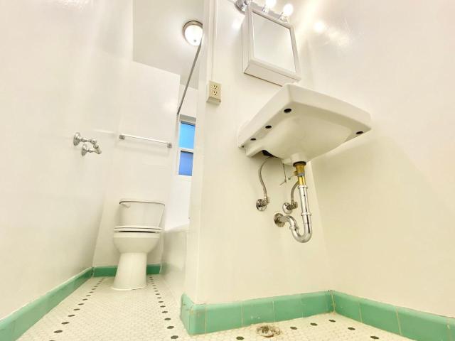Burlingame Apartments Studio Apartment for Rent at 404 E Howell St, Seattle, WA 98122 Broadway
