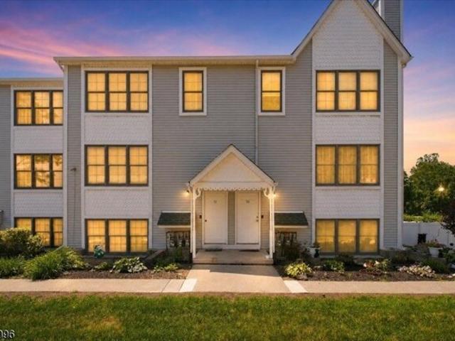 Burlington Ct Unit,hamburg, Home For Sale