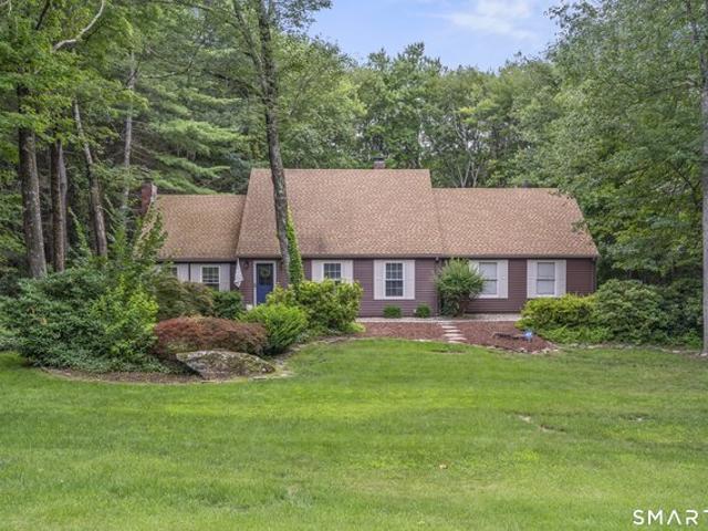 15 Blueberry Ln, Burlington, CT 06013