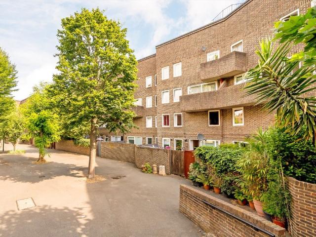 Burlington Close, Maida Vale W9, 3 bed flat to rent, £3,200 pcm | PrimeLocation
