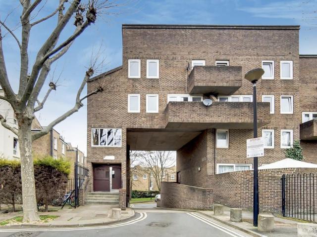Burlington Close, Burlington Close, Maida Vale, London W9, 3 bed flat to rent, £2,999 pcm | PrimeLocation