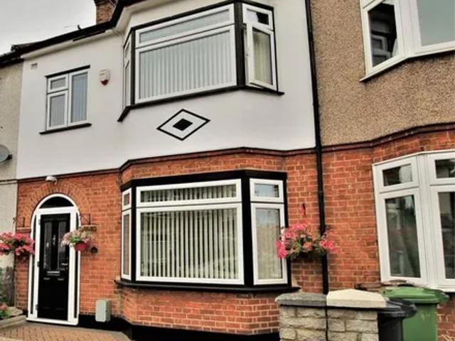 Burlington Gardens, London, RM6 6EP, United Kingdom | 4 bed townhouse for rent #165407643 | Rentberry