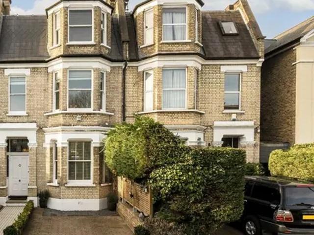 Burlington Gardens, London, W4 4LT, United Kingdom | 6 bed duplex for rent #138851987 | Rentberry