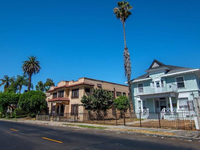Burlington House Studio Apartment for Rent at 1017 S Burlington Ave, Los Angeles, CA 90006 Pico Union