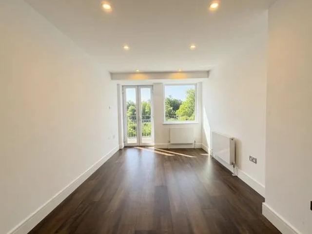 Burlington House, Waltham Cross, EN8, Property for rent